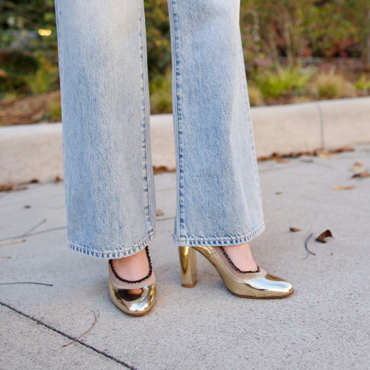 ULLA JOHNSON | ELISE RUFFLE PUMP SHOES | PLATINUM | FINAL SALE – Woodlands